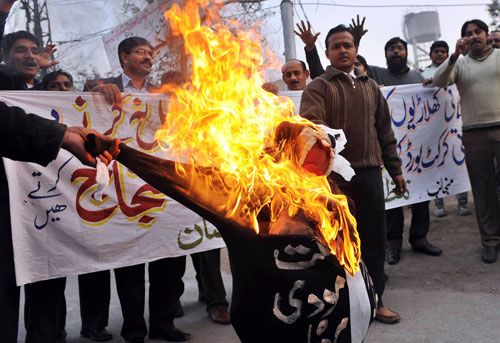 Angry Pakistan cricket fans react to the exclusion of Pakistan's ...