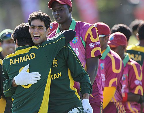 Hammad Azam is hugged by Ahmed Shehzad after the win | ESPNcricinfo.com