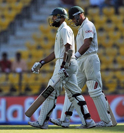 Amla strengthens South Africa's advantage | ESPNcricinfo.com