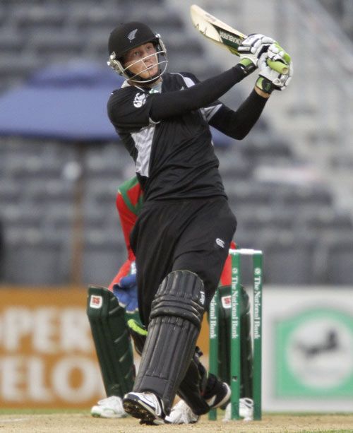 Martin Guptill swats the ball to the midwicket boundary | ESPNcricinfo.com