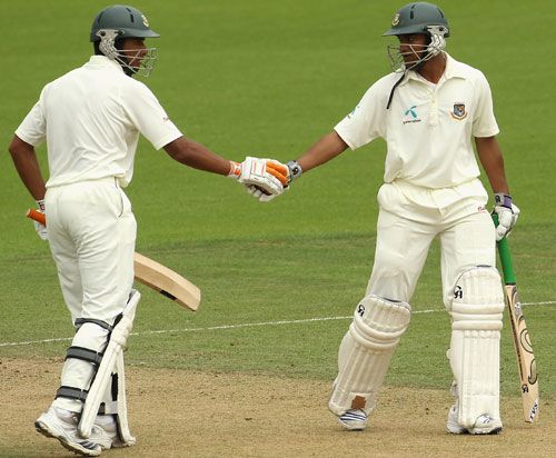 Shakib Al Hasan congratulates Mahmudullah on a fine fifty ...