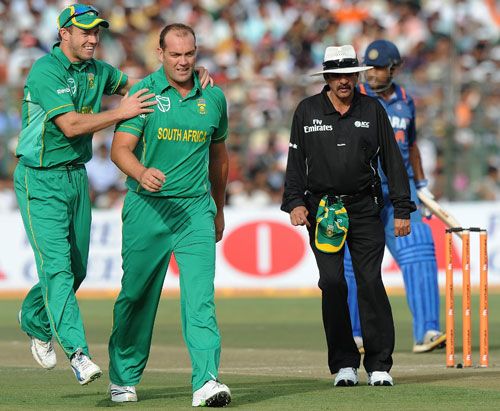 AB de Villiers is pleased as punch after Jacques Kallis dismissed his ...