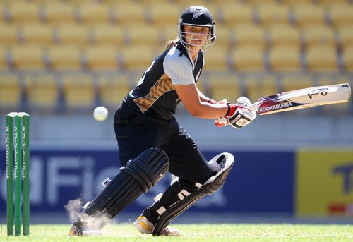 Suzie Bates set up New Zealand with 48 off 40 | ESPNcricinfo.com