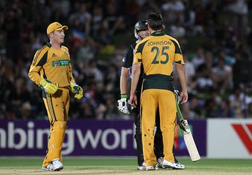 Mitchell Johnson and Scott Styris get heated | ESPNcricinfo.com