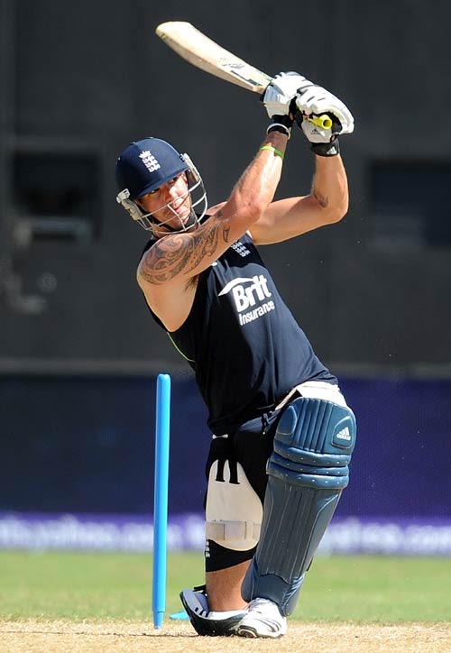 Kevin Pietersen bats during training | ESPNcricinfo.com