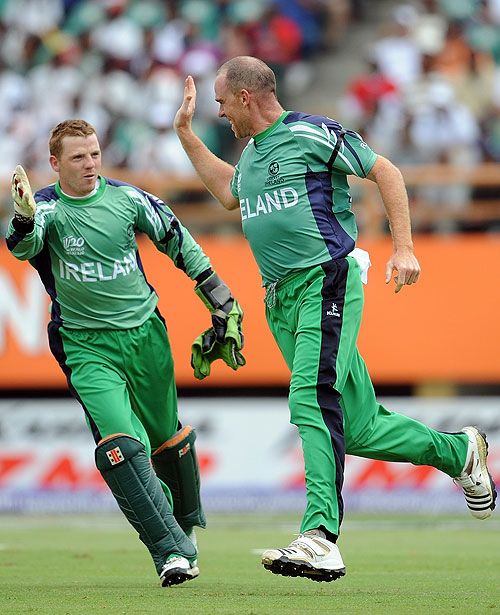 Trent Johnston celebrates with Niall O'Brien as England were made to ...