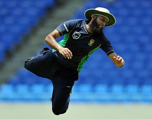 Hashim Amla dives during fielding practice | ESPNcricinfo.com