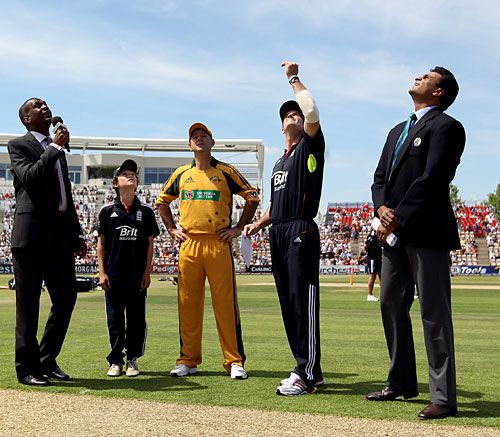 Ricky Ponting won the toss and opted to bat first on a sunny afternoon ...