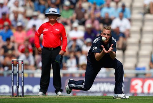 Stuart Broad takes the catch to remove Shane Watson | ESPNcricinfo.com