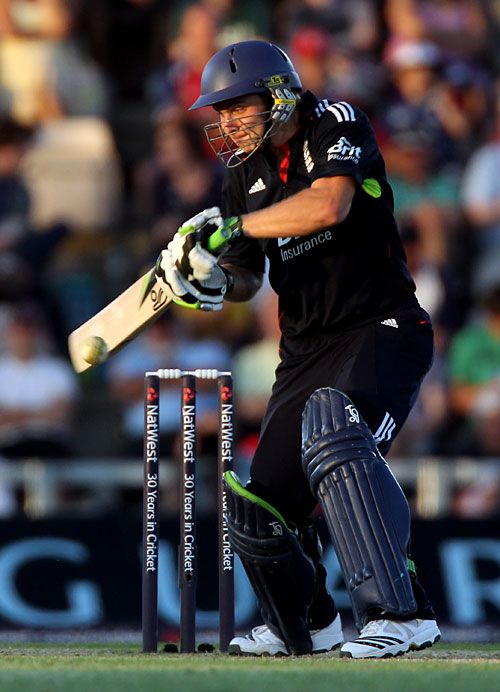 Luke Wright played calmly to revive England's chase in partnership with ...