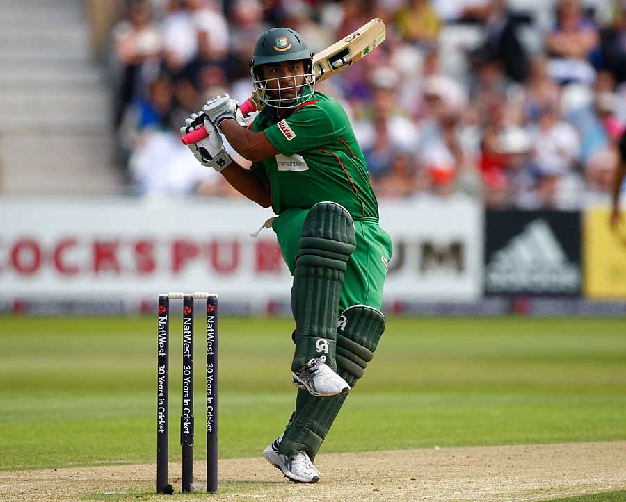 Ian Bell guides six-wicket win | ESPNcricinfo.com