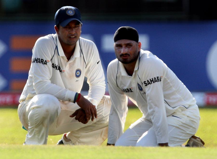 Pragyan Ojha and Harbhajan Singh had a tough day | ESPNcricinfo.com
