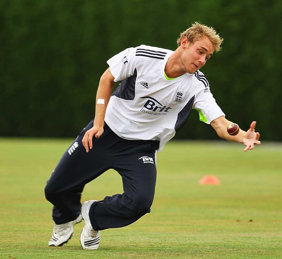 Stuart Broad goes through fielding drills with the England squad | ESPNcricinfo.com