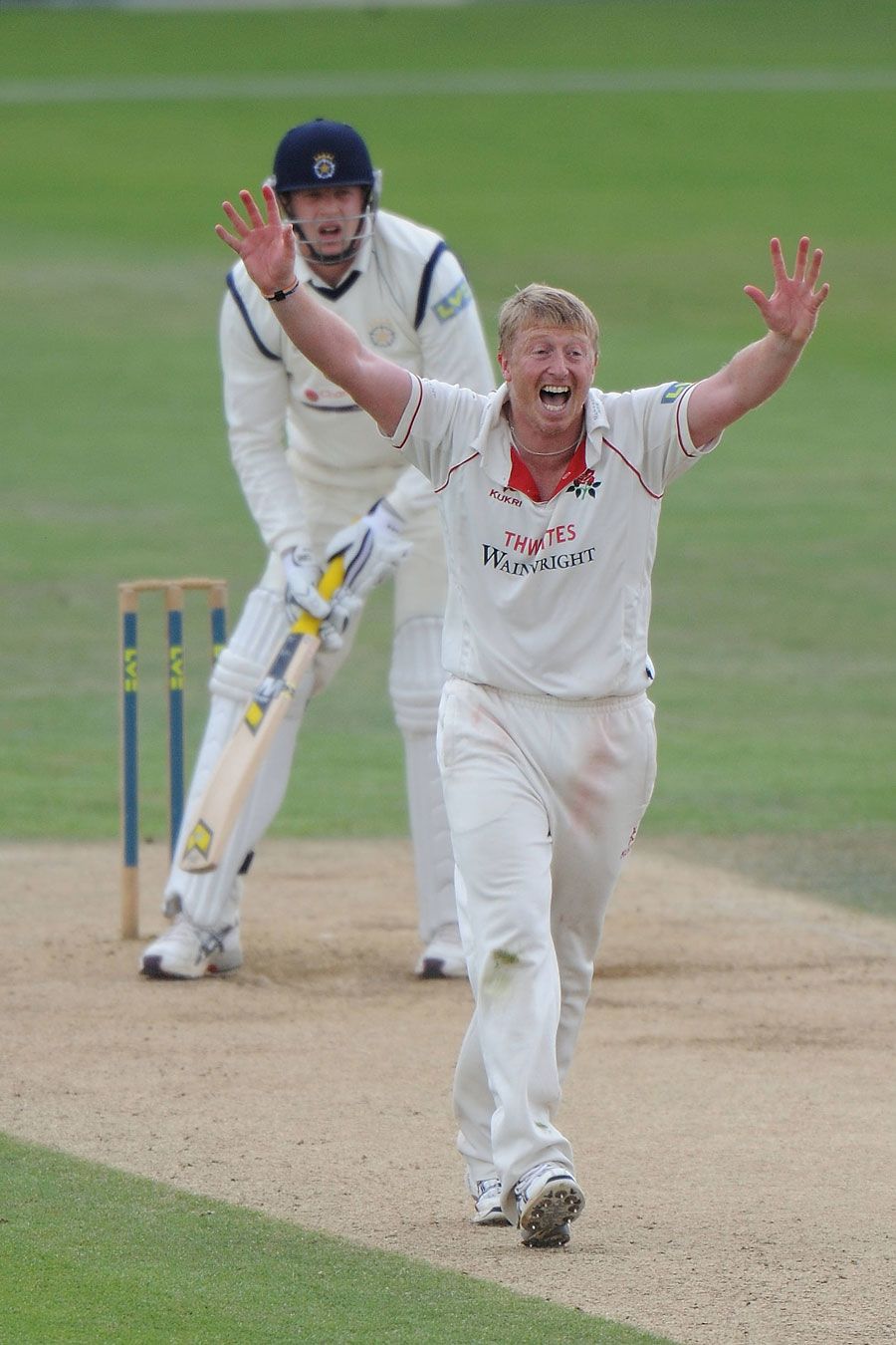 Chilton and Smith dig in for Lancashire | ESPNcricinfo.com