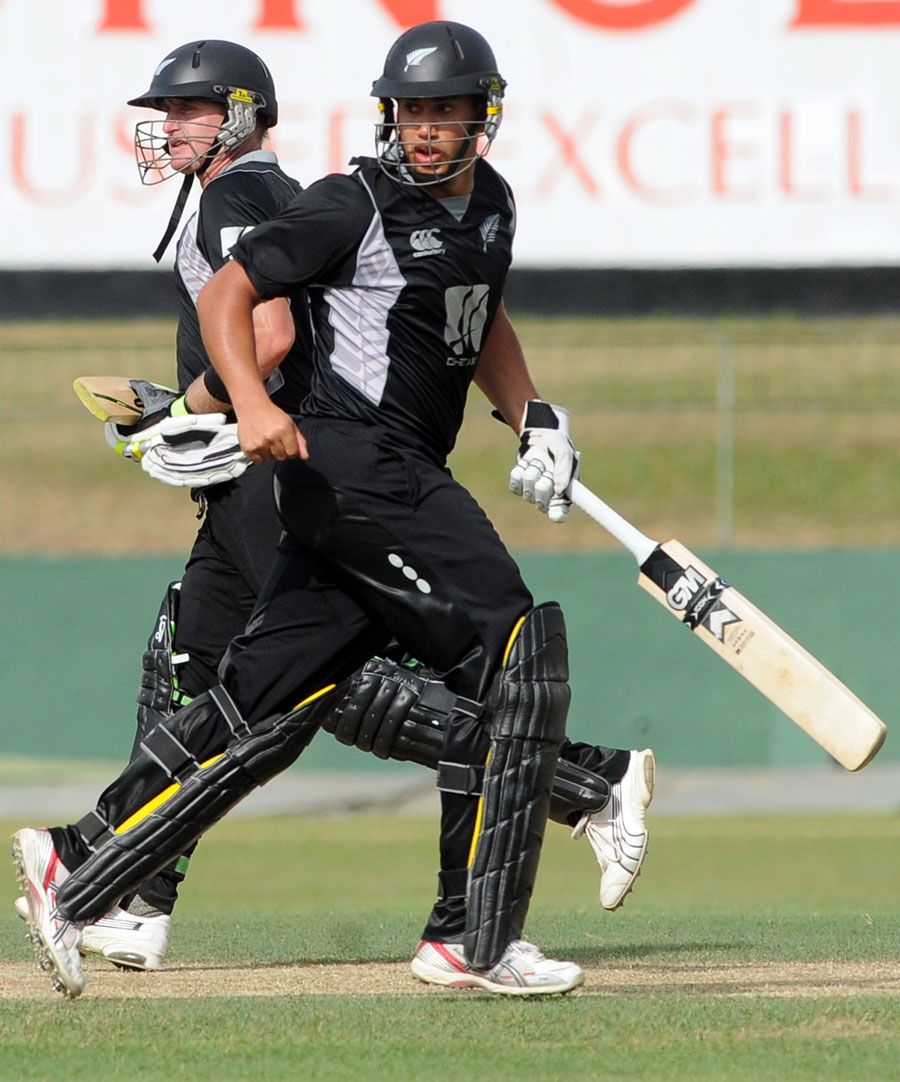 Ross Taylor and Scott Styris added 95 runs for the third wicket ...