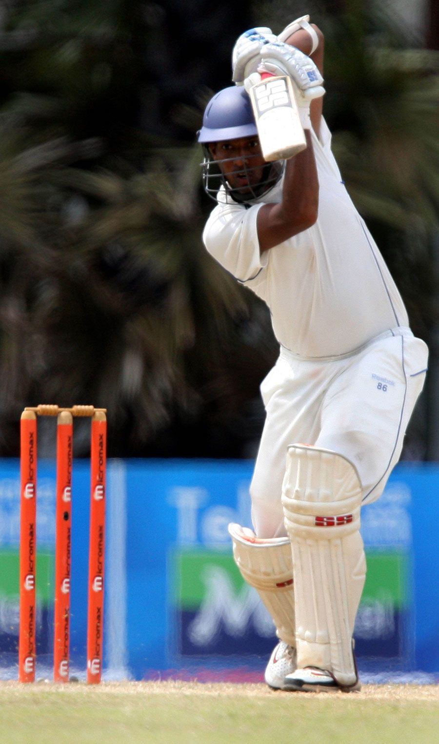 Thilan Samaraweera drove the Sri Lankan lead past 200 | ESPNcricinfo.com