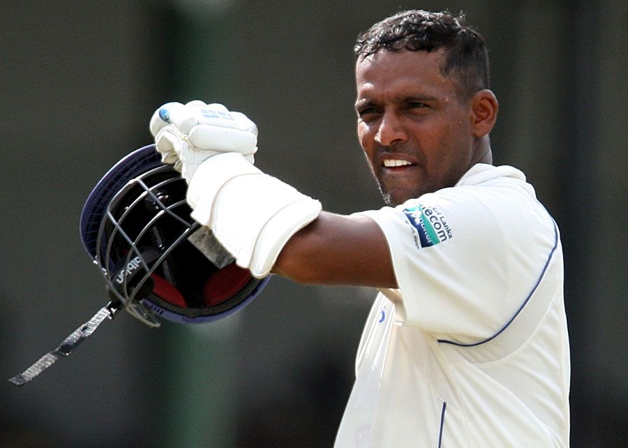 Thilan Samaraweera celebrates an important fifty | ESPNcricinfo.com