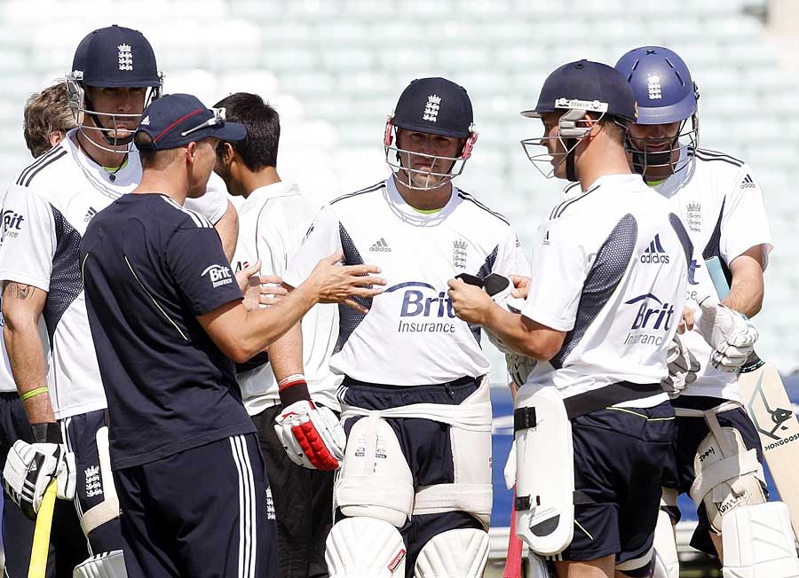 Andy Flower talks with his players during training | ESPNcricinfo.com