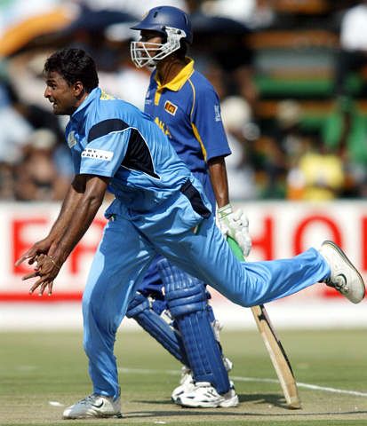 Srinath in action against Sri Lankan at Johannesburg | ESPNcricinfo.com