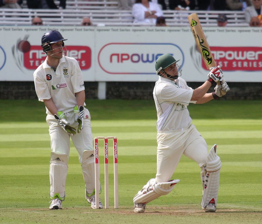 Tim Senior cracks a six over long-on | ESPNcricinfo.com