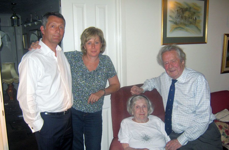 Trevor Bailey with his wife, son and daughter | ESPNcricinfo.com