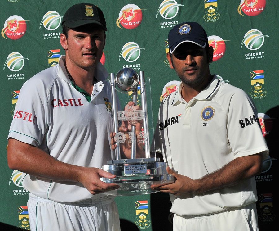 Graeme Smith and MS Dhoni share the trophy after India drew their Test ...