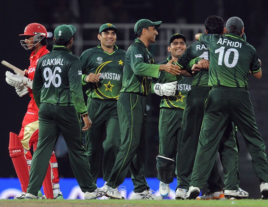 Pakistan get-together after the wicket of Nitish Kumar | ESPNcricinfo.com
