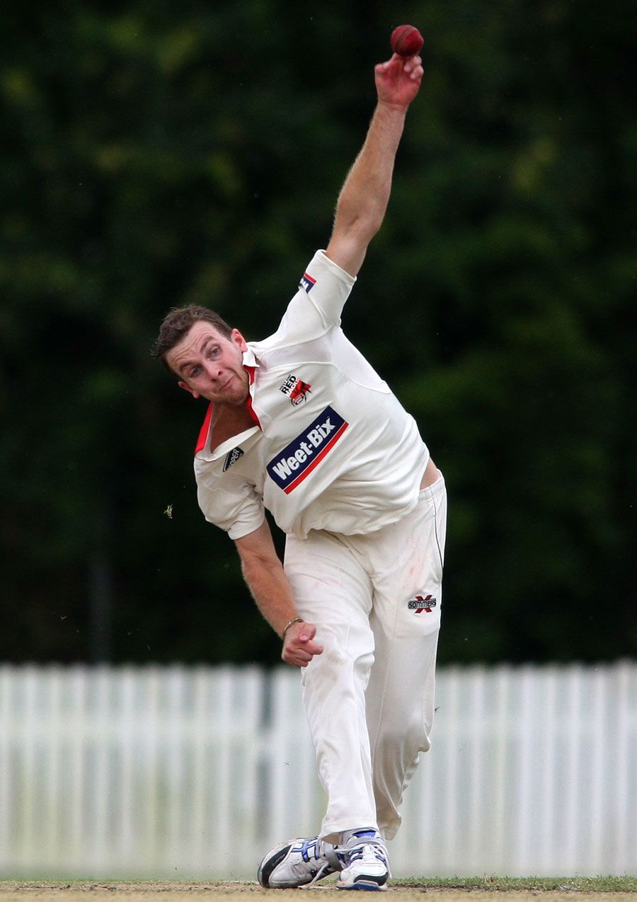 Gary Putland sends down a delivery | ESPNcricinfo.com
