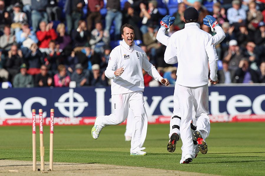 Graeme Swann celebrates his first success of the English Test summer ...