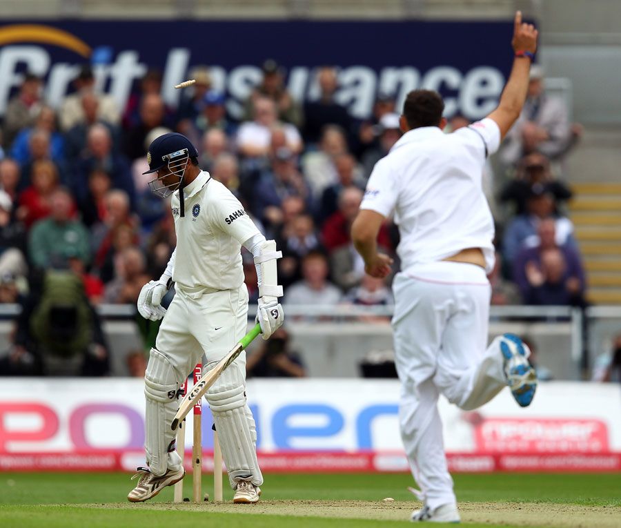 Tim Bresnan bowls Rahul Dravid | ESPNcricinfo.com