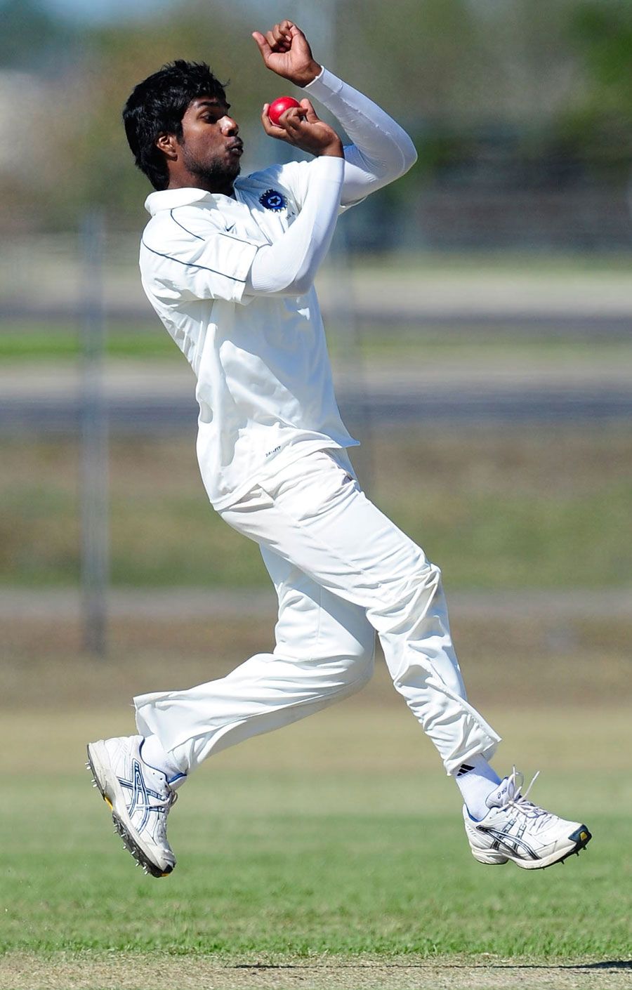 Varun Aaron leaps into his delivery stride | ESPNcricinfo.com