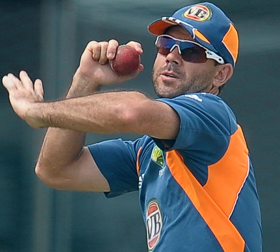 Ricky Ponting rolls his arm over during practice | ESPNcricinfo.com