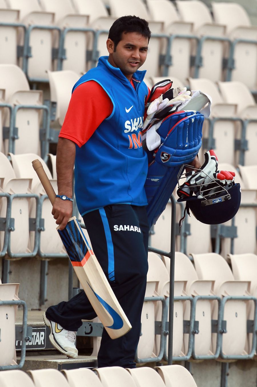 Parthiv Patel arrives for a net session at the Rose Bowl | ESPNcricinfo.com