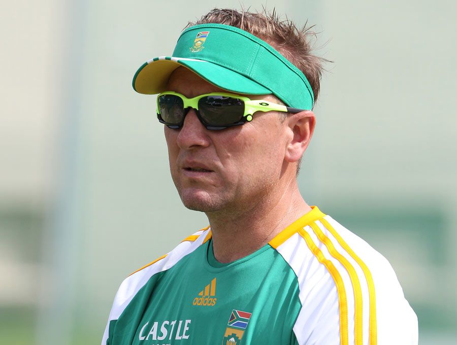 Allan Donald oversees a South African training session | ESPNcricinfo.com