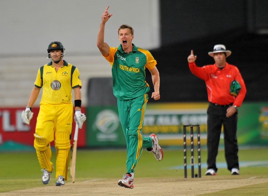 Morne Morkel struck in his first over to remove David Warner ...