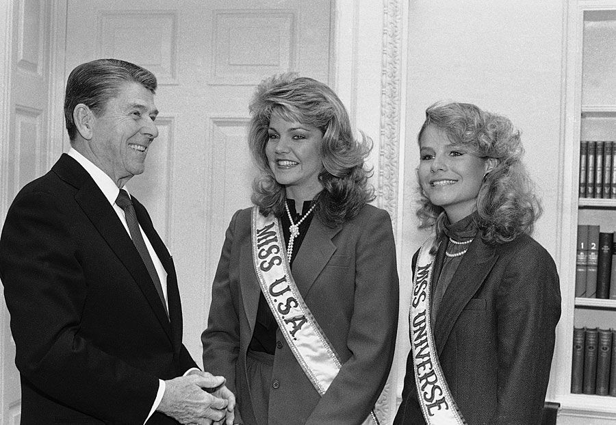 Lorraine Downes, Miss Universe 1983, and Julie Hayek, Miss USA, meet ...