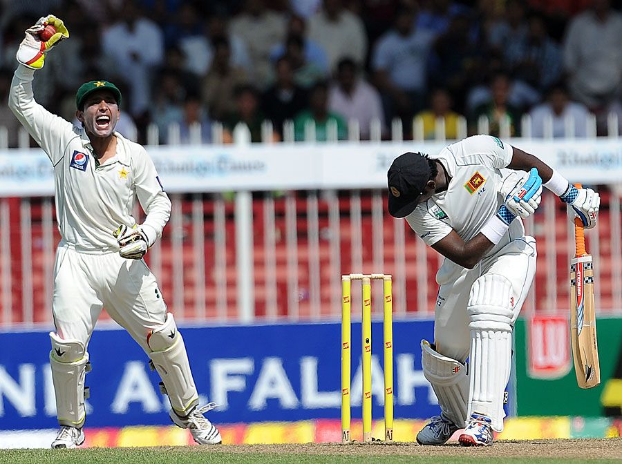 Adnan Akmal snaps up the edge off Angelo Mathews | ESPNcricinfo.com