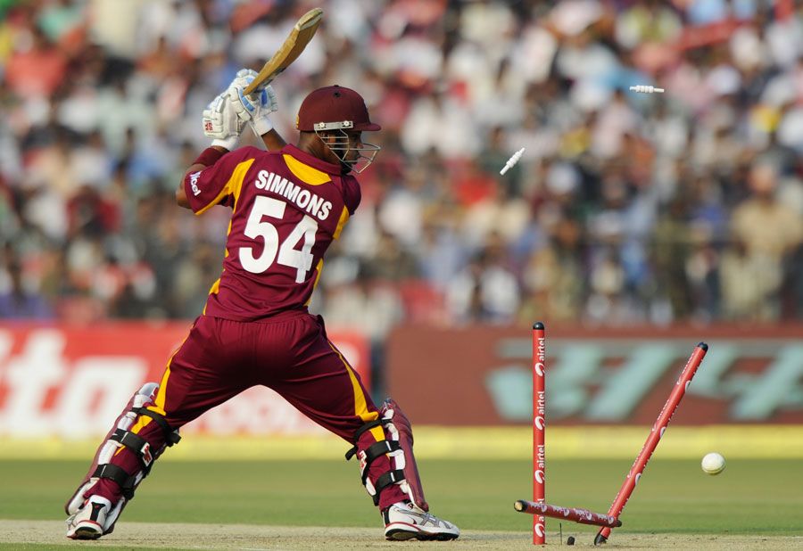 Lendl Simmons was cleaned up by Umesh Yadav | ESPNcricinfo.com