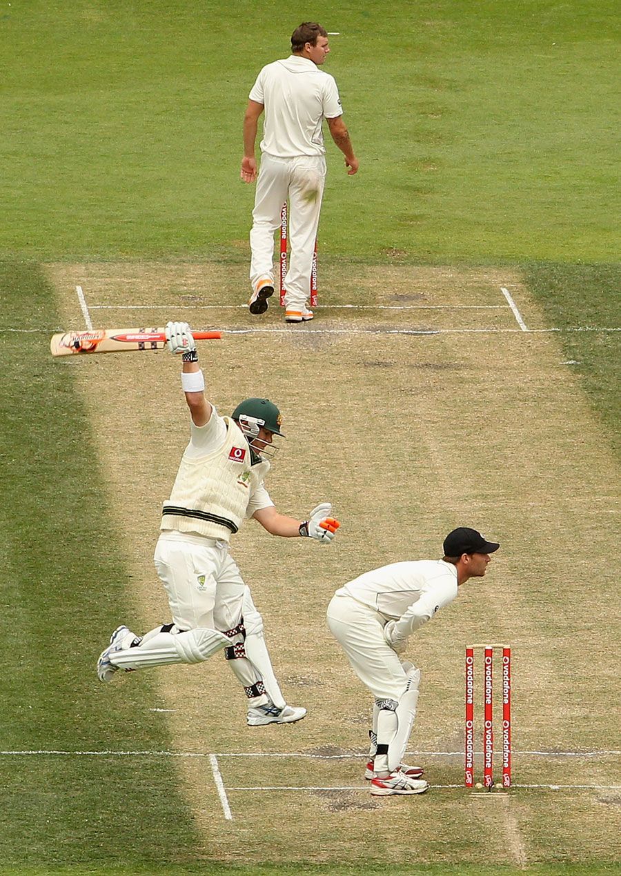 David Warner leaps for joy after reaching his century | ESPNcricinfo.com
