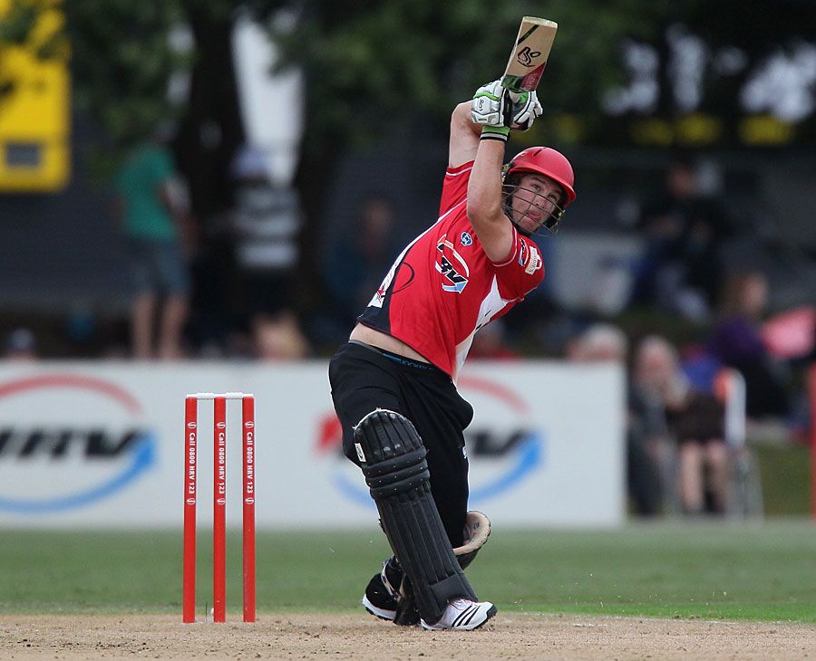 George Worker lofts one down the ground | ESPNcricinfo.com