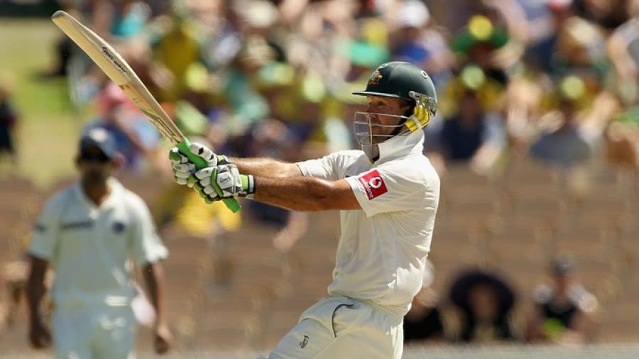 The Buzz - How to bat with an A4 sheet - a Ricky Ponting masterclass ...
