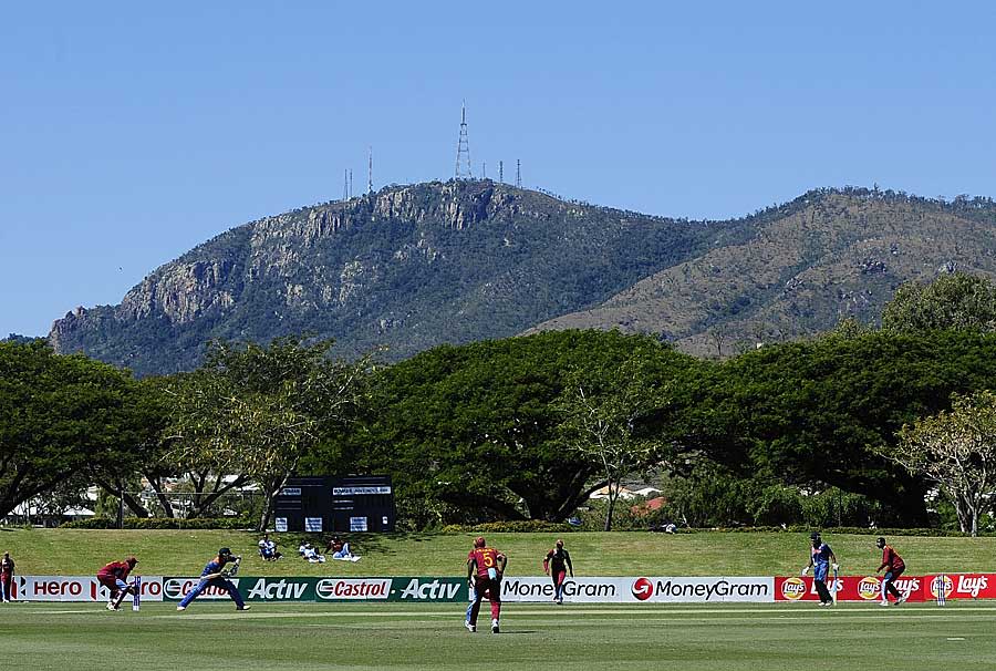 A view of the action at the Tony Ireland Stadium | ESPNcricinfo.com