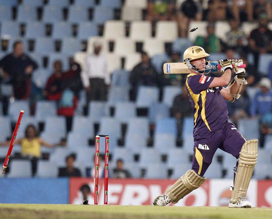 Brett Lee is bowled | ESPNcricinfo.com