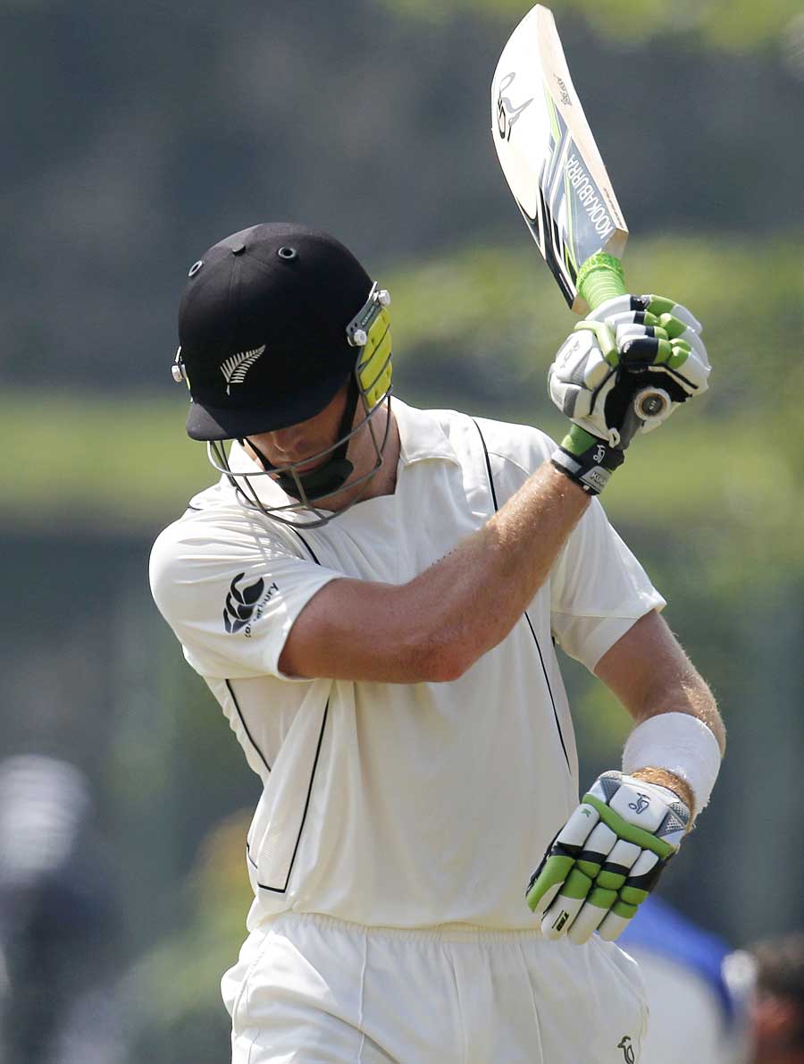 Herath and Eranga stifle New Zealand | ESPNcricinfo.com