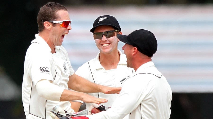 The Titanic turn and the synchronised dive | ESPNcricinfo