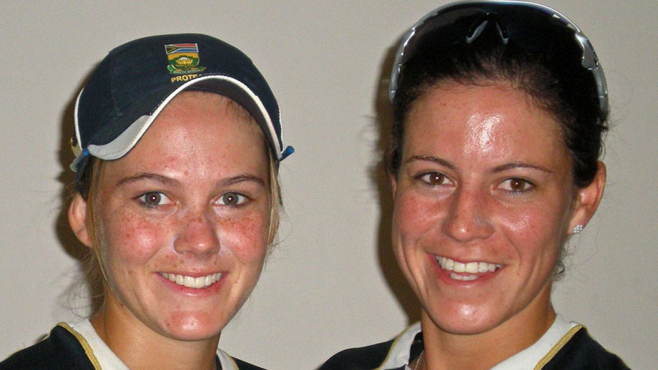 South Africa cricketers Marizanne Kapp and Dane van Niekerk tie the ...