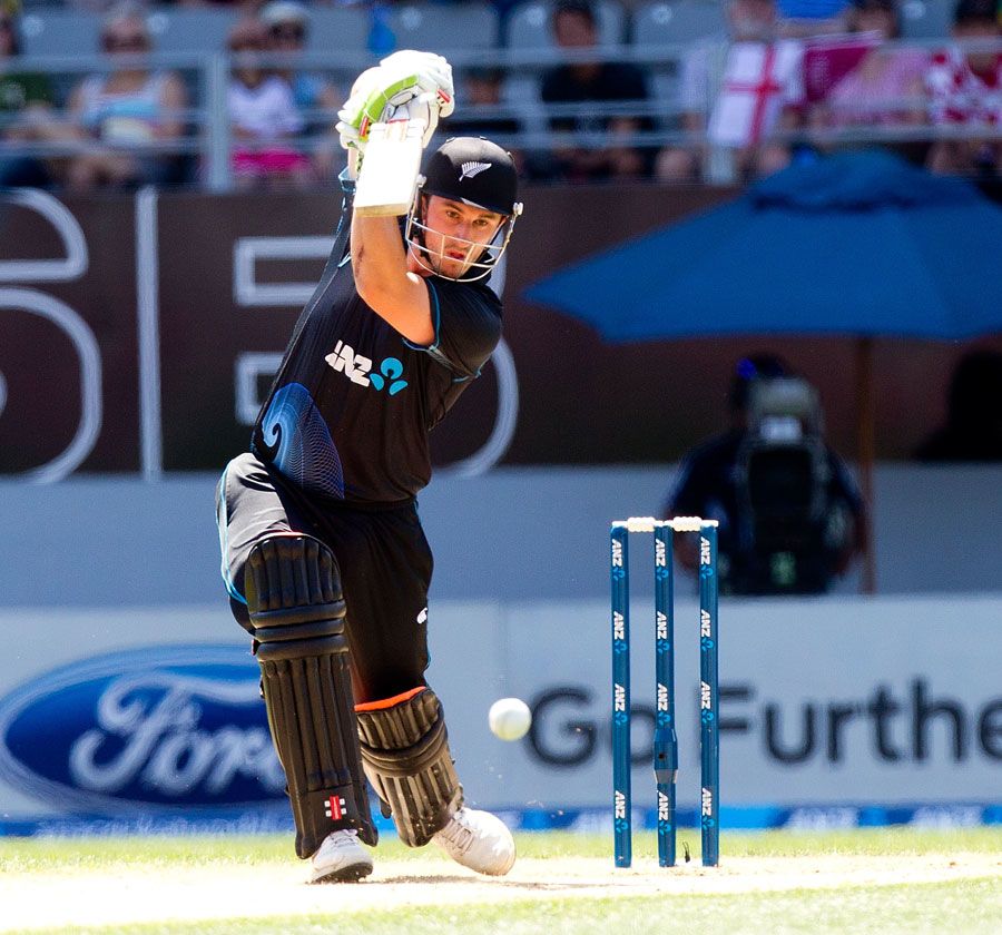 Hamish Rutherford tried to be aggressive before edging behind ...