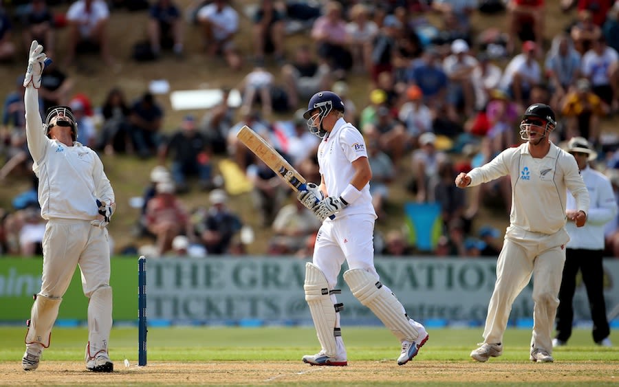 New Zealand players celebrate the wicket of Joe Root | ESPNcricinfo.com