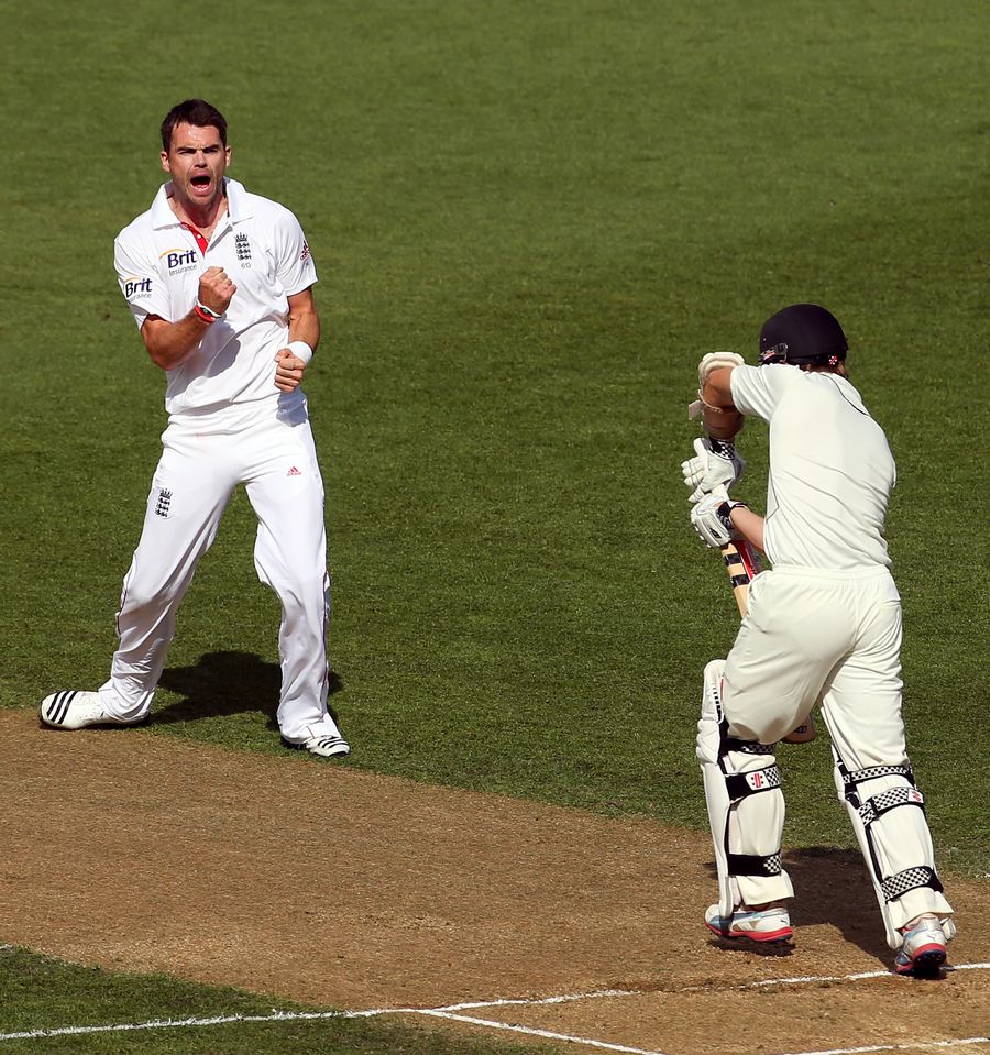 New Zealand edge ahead in Auckland | ESPNcricinfo.com