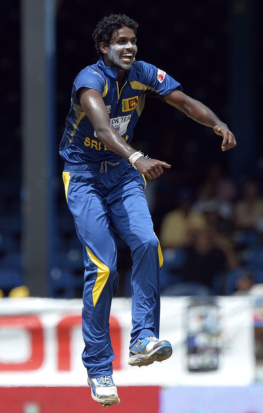 Shaminda Eranga takes a leap | ESPNcricinfo.com
